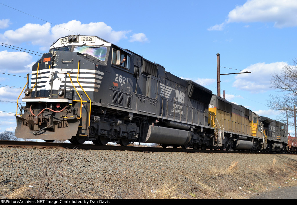 NS SD70M 2621 leads 17G